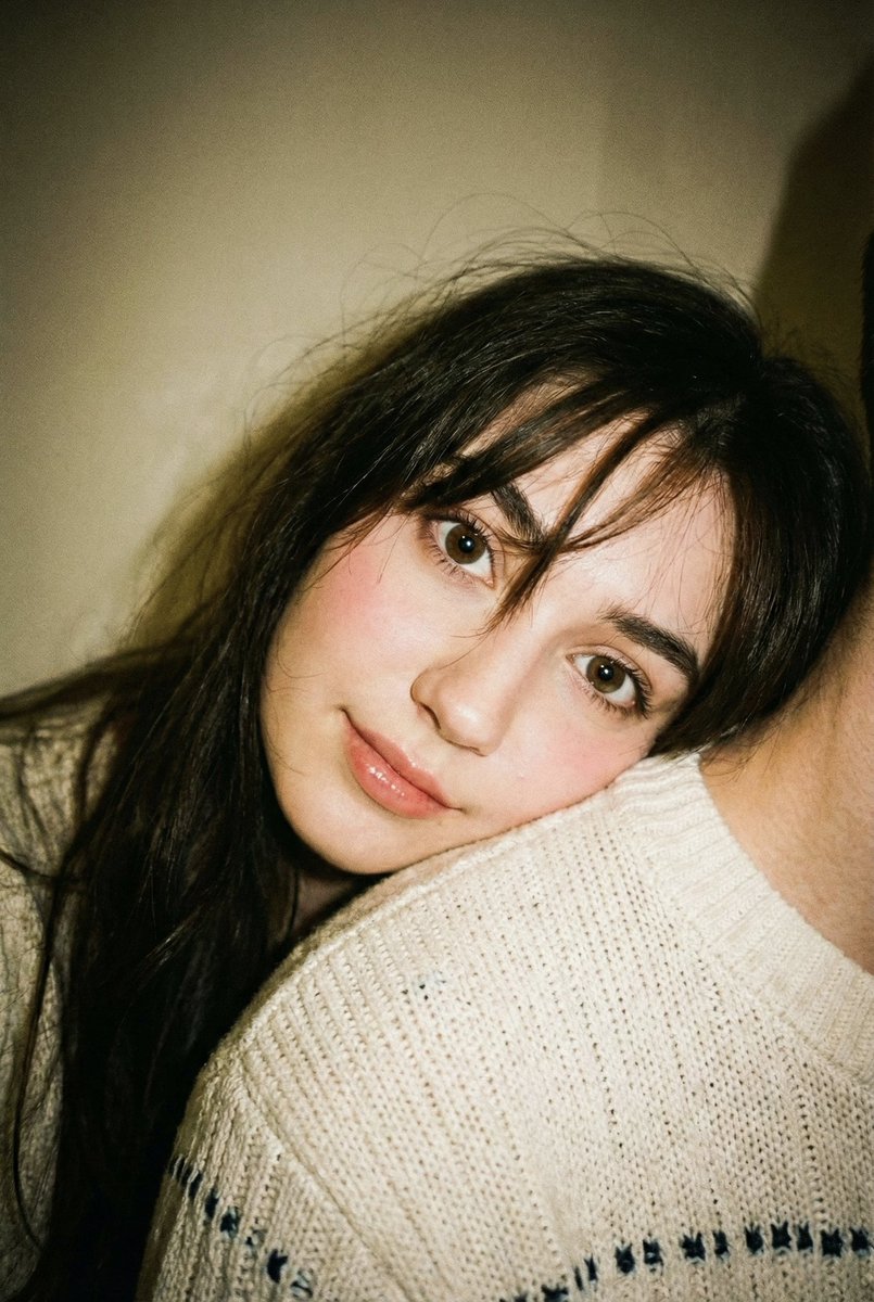 Disposable Camera Aesthetic Portrait with Intimate Pose - AI Prompt ...